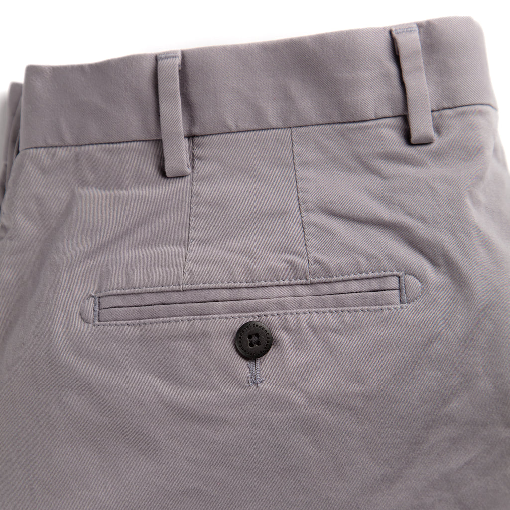 The Medium Weight Chino in Light Grey – Decent Apparel